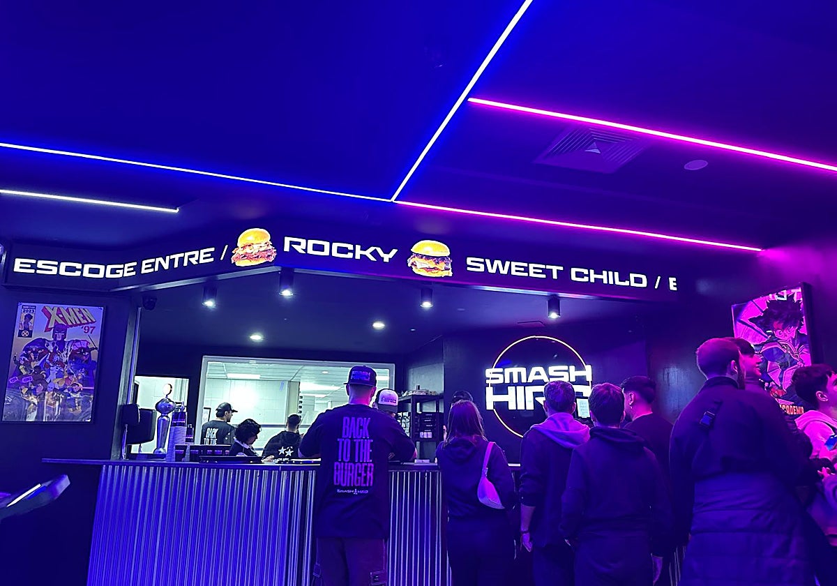 GASTRONOMÍA: Esttik reúne a más de 600 personas en la inauguración de su hamburguesería Smash ...